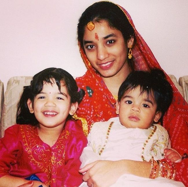 Shivani Bafna उम्र, Caste, पति, बच्चे, परिवार, Biography in Hindi ...