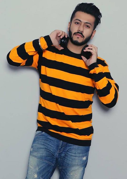 Pukhraj Bhalla हाइट, उम्र, गर्लफ्रेंड, पत्नी, परिवार, Biography in ...