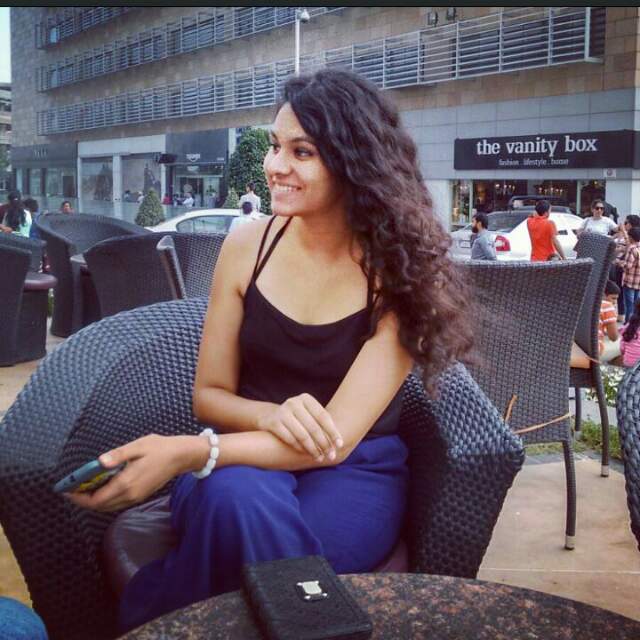 Inayat Sood उम्र, बॉयफ्रेंड, परिवार, Biography in Hindi - News Hindustan