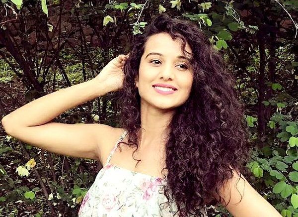 Heena Parmar (Actress) हाइट, Weight, उम्र, बॉयफ्रेंड, Biography in ...