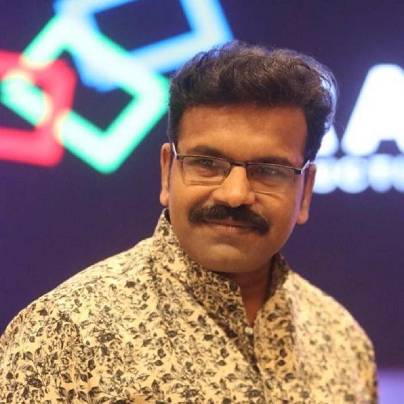 Hrishikesh Joshi उम्र, पत्नी, बच्चे, परिवार, Biography in Hindi - News ...