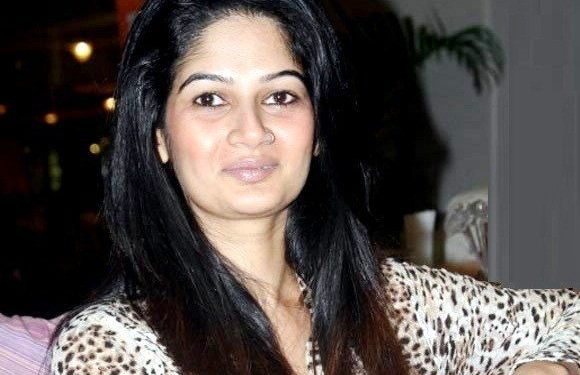Resham Tipnis (Actress) हाइट, Weight, उम्र, पति, परिवार, Biography in ...